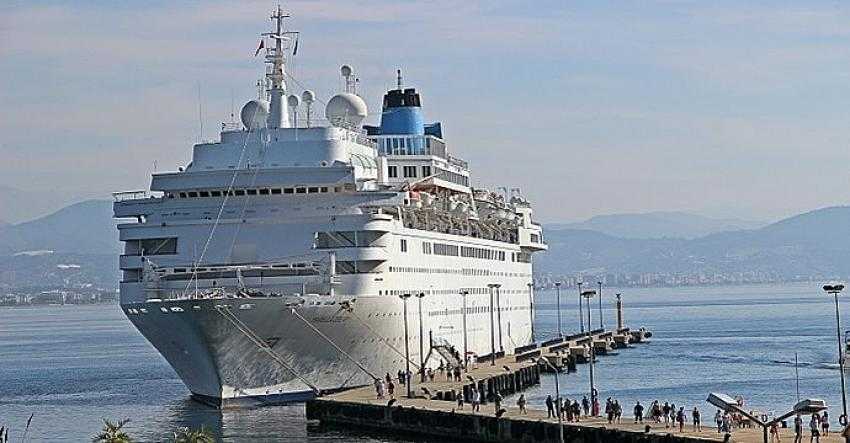 Marella Dream adlı dev yolcu gemisi Alanya'ya demirledi - 7deniz Haber
